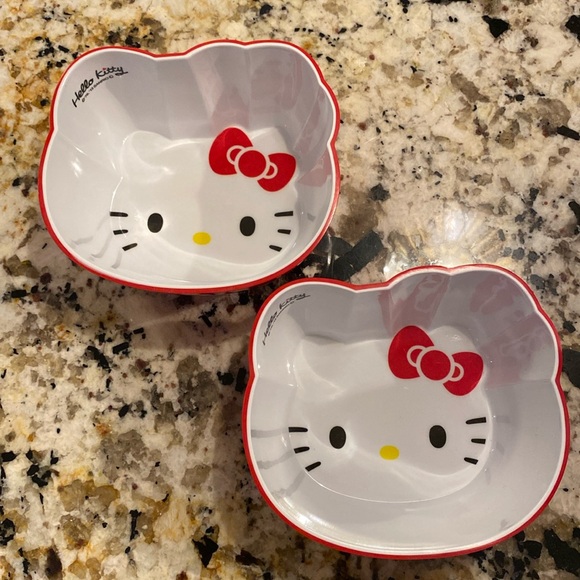 Sanrio | Kitchen | Hello Kitty Bowls Set Of 2 | Poshmark